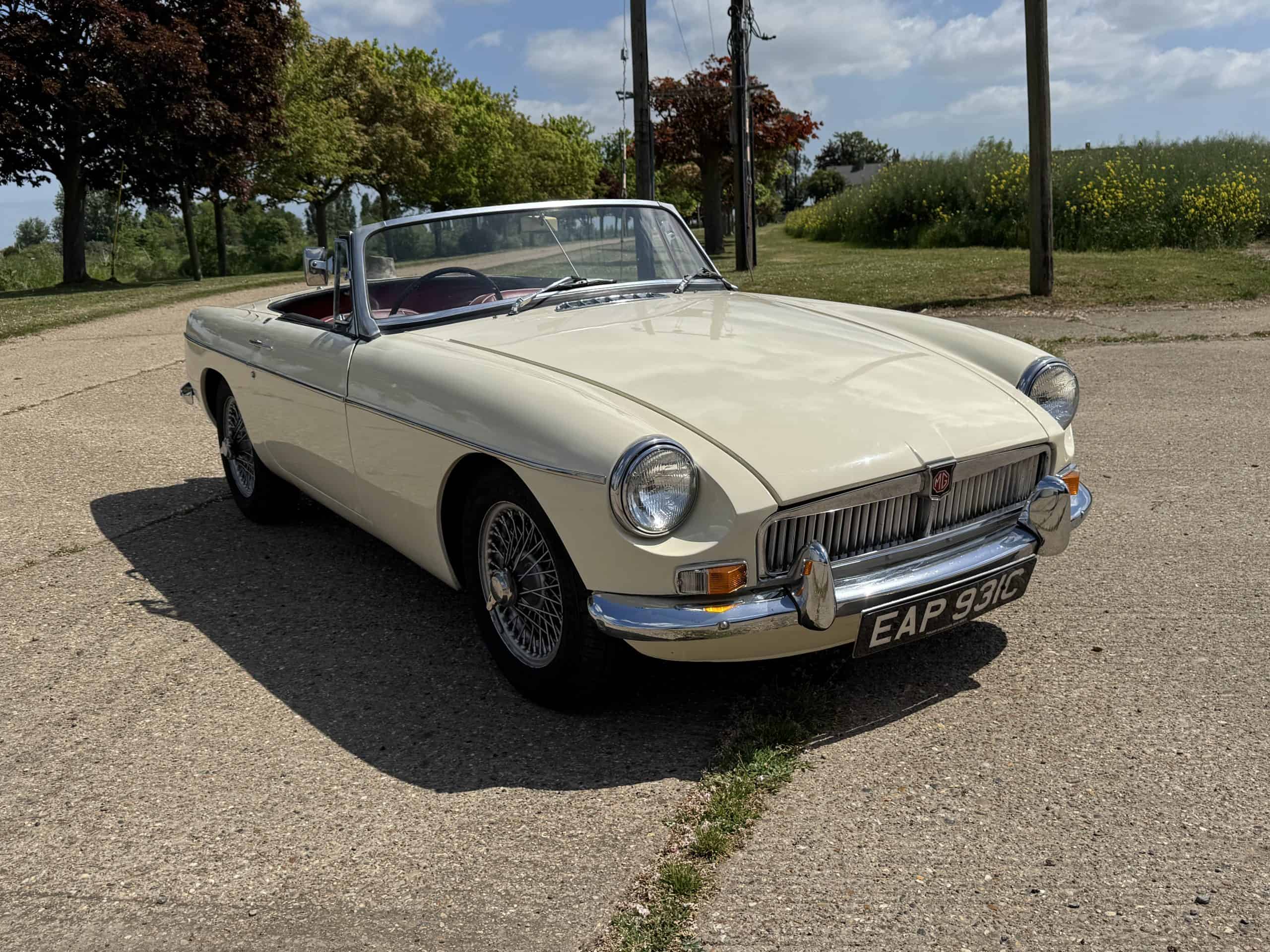 WIN this 1965 MGB Roadster Mk1 - Great British Motor Shows